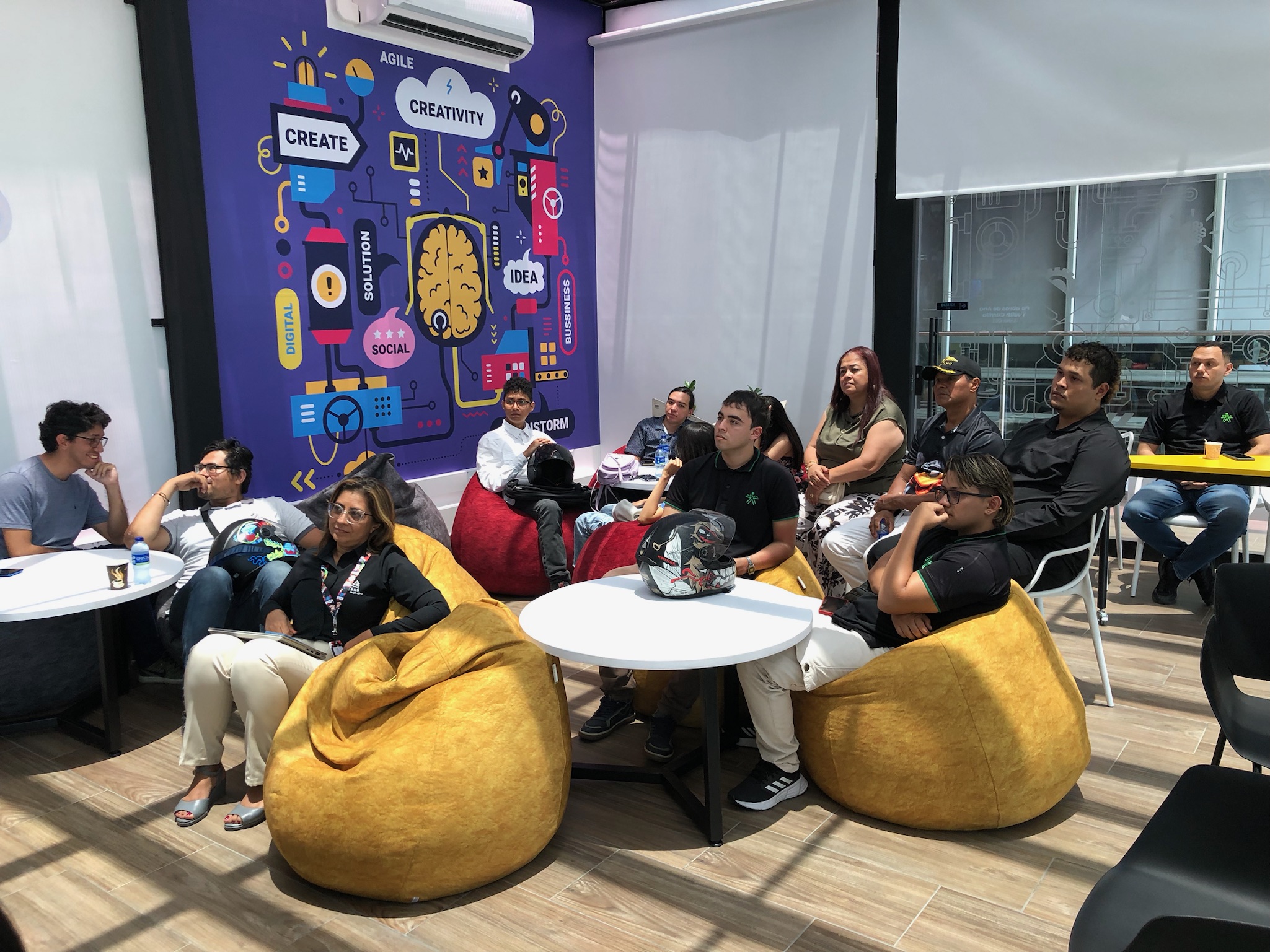 Estudiantes del SENA y la Unisimón se certifican en el desarrollo del ...